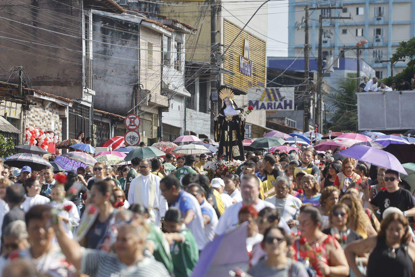 Santa Rita de Cássia: veja como foi a tradicional Procissão da Rosas, em Belém | Belém | O Liberal